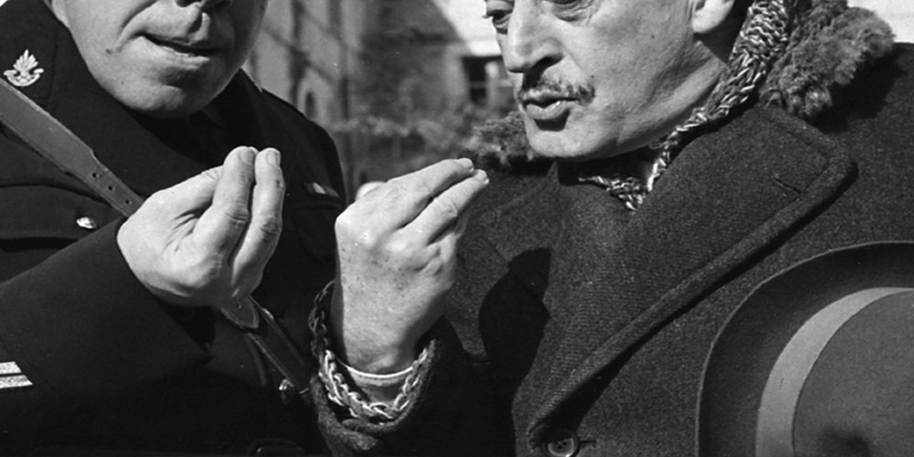 What do Neapolitan gestures mean? How to distinguish them? | visitnaples.eu