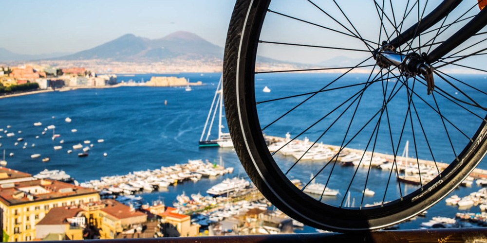 How to discover Naples by bike | visitnaples.eu
