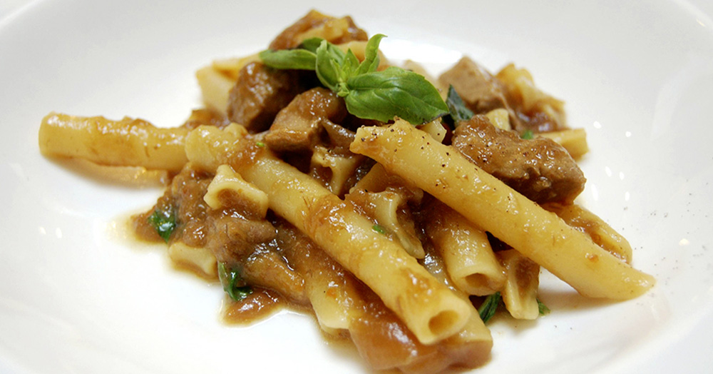 "A' Genovese": a typically Neapolitan dish | visitnaples.eu