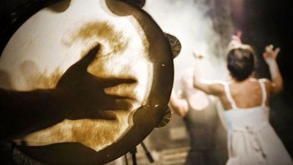 Discover the Tammurriata: the folk dance of Campania | visitnaples.eu