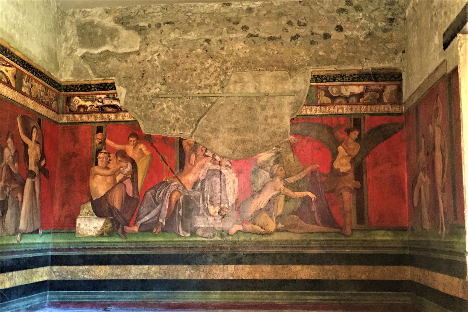 Pompeian red: the color of a society | visitnaples.eu