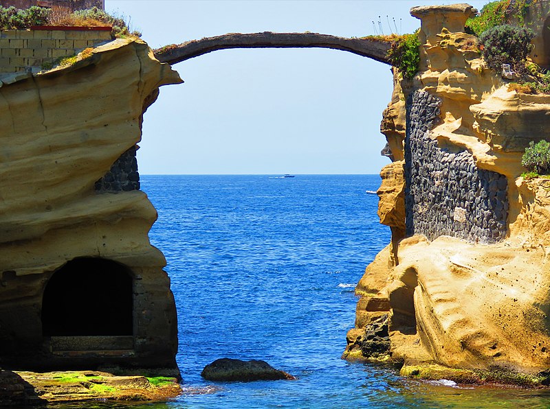 Gaiola Underwater Park: the marine protected area of Naples ...