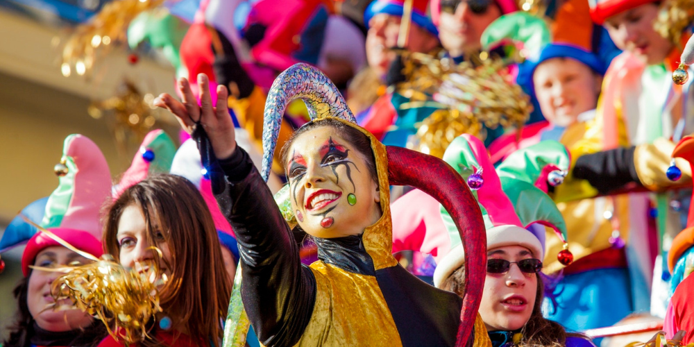 How do people celebrate Carnival in Naples: origins and traditions ...