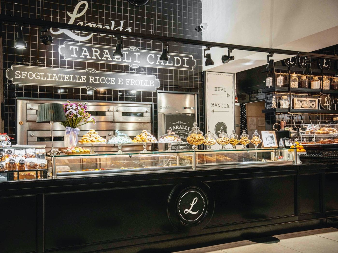 Leopoldo Cafebar - Bakeries in Naples