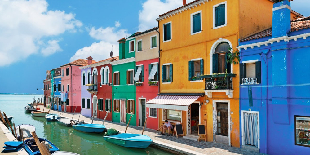 The characteristic island of Burano | Visitvenezia.eu