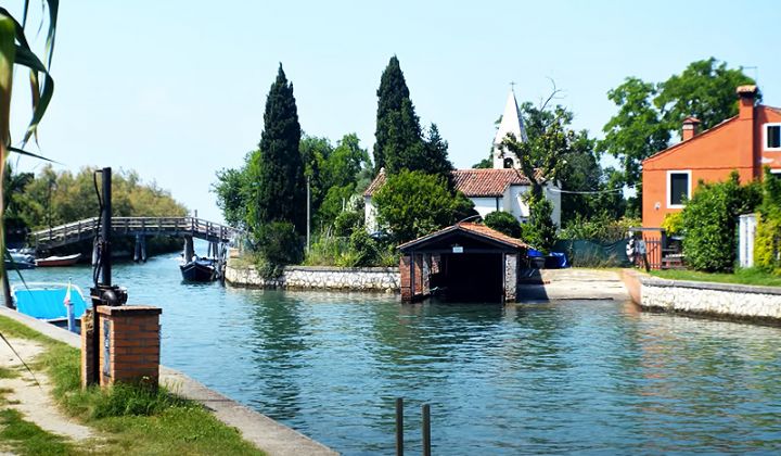 The "secret" island of Vignole: where tourism does not arrive ...